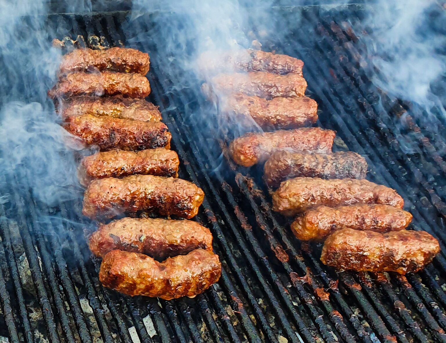 The Romanian mici – a historic course, from the most elegant and ...