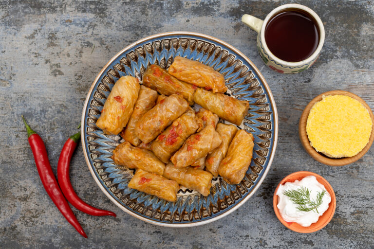 TRADITIONAL ROMANIAN SARMALE – "SĂRMĂLUȚE" IN SOUR CABBAGE LEAVES ...